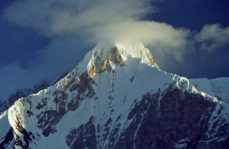 Russian Climber Stranded on Kyrgyzstan's Pobeda Peak is Feared Dead ...